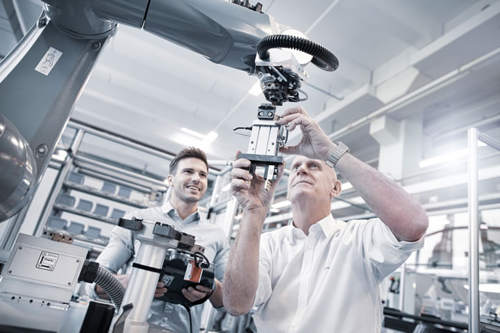 End-of-Arm-Tooling powered by StÃ¤ubli Fluid Connectors | RoboticsTomorrow