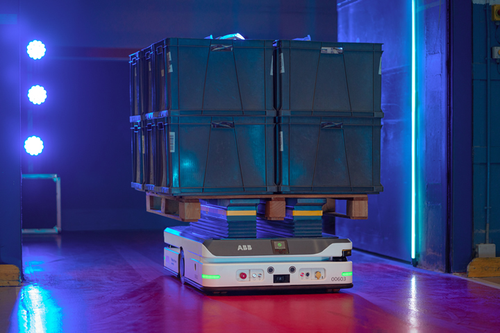 ABB introduces most compact, AI-powered AMR for payloads up to 1500 kg ...